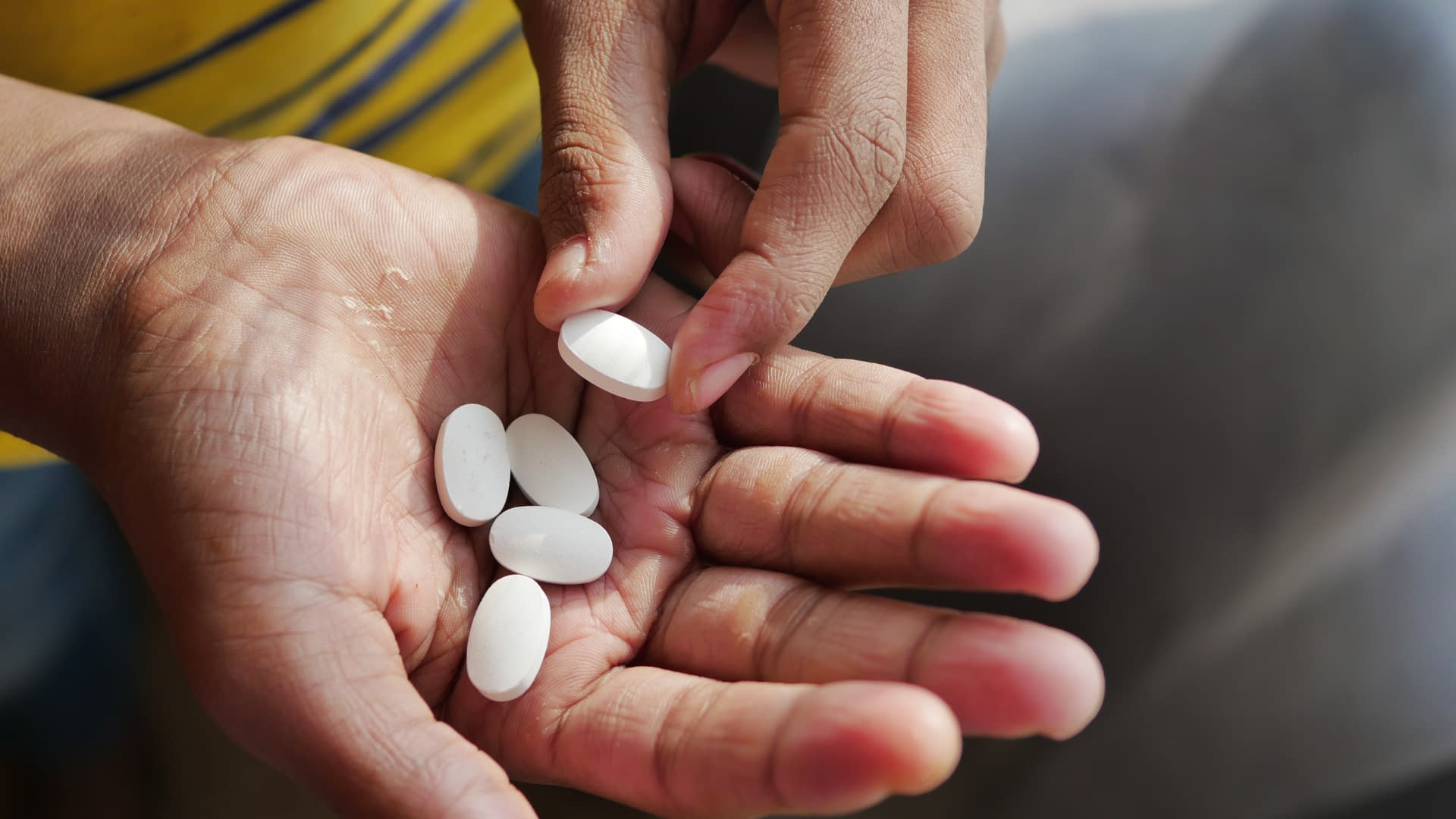 What is the most effective relief for lower back pain? - Pure Physiotherapy