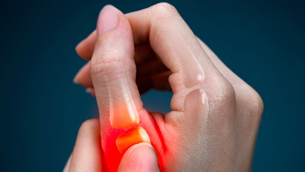 Understanding thumb pain: causes, risks and physiotherapy treatments ...